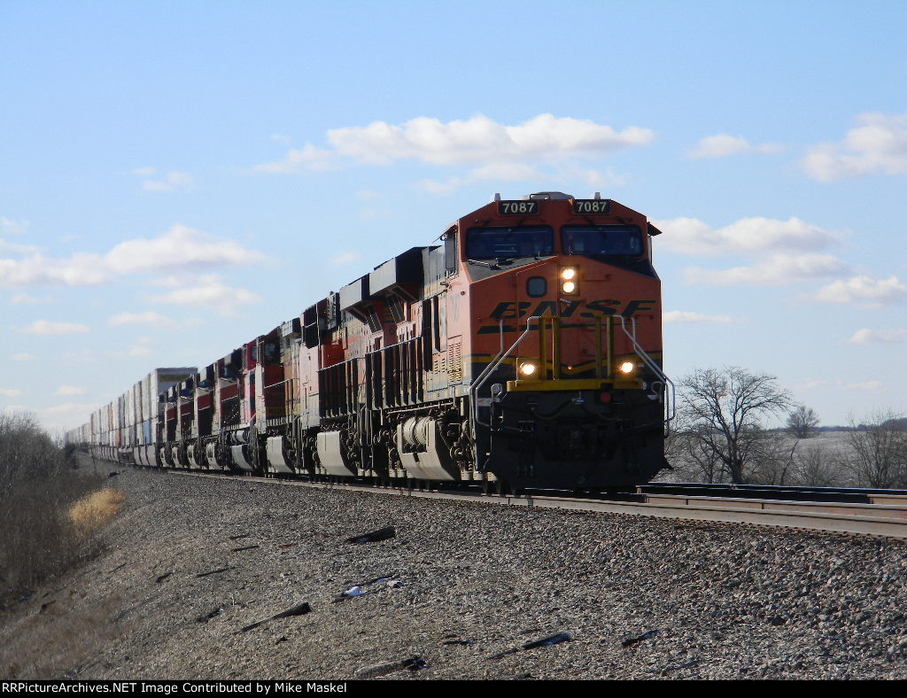 BNSF 7087